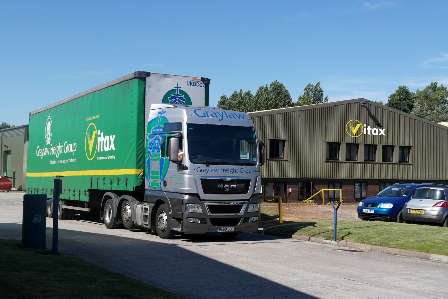 Busy season sees Vitax grow | Vitax
